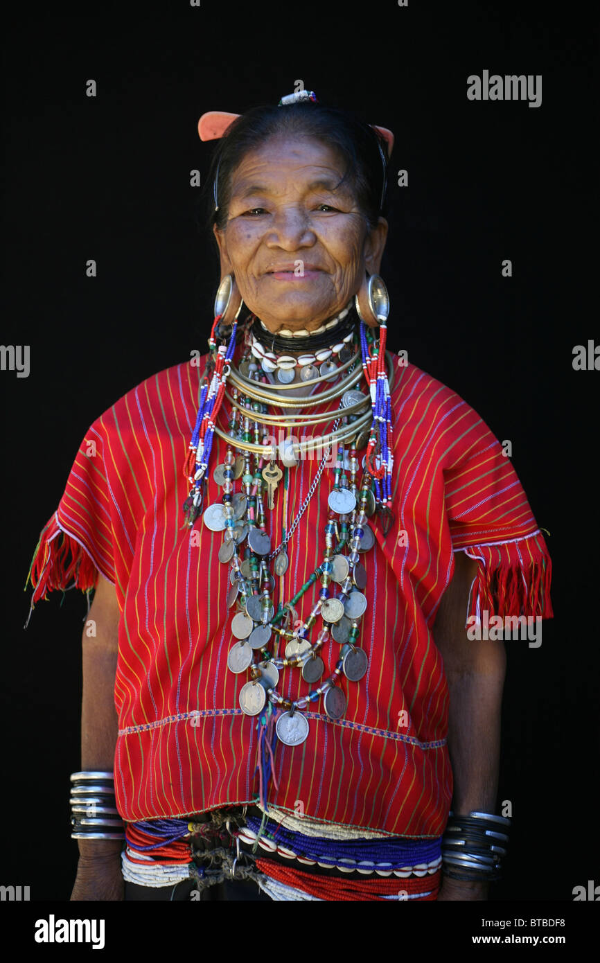 Karen tribe (longneck) in Thailand Stock Photo - Alamy
