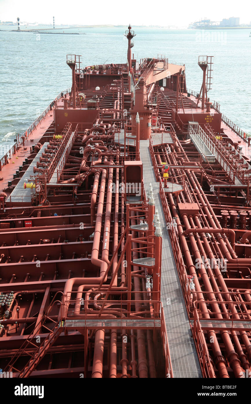 tanker transporting oil Stock Photo - Alamy