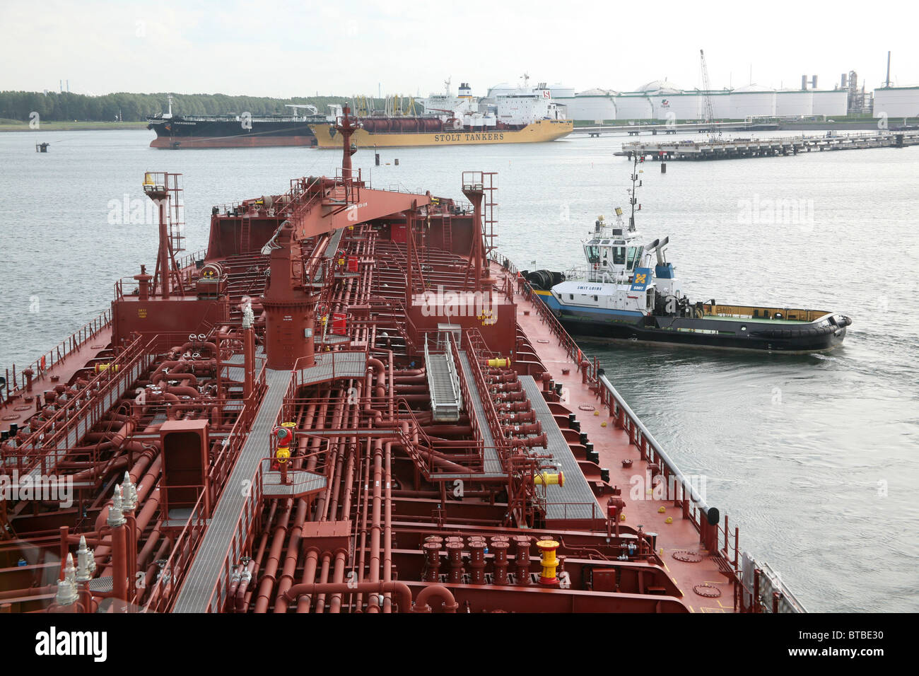 tanker transporting oil Stock Photo - Alamy