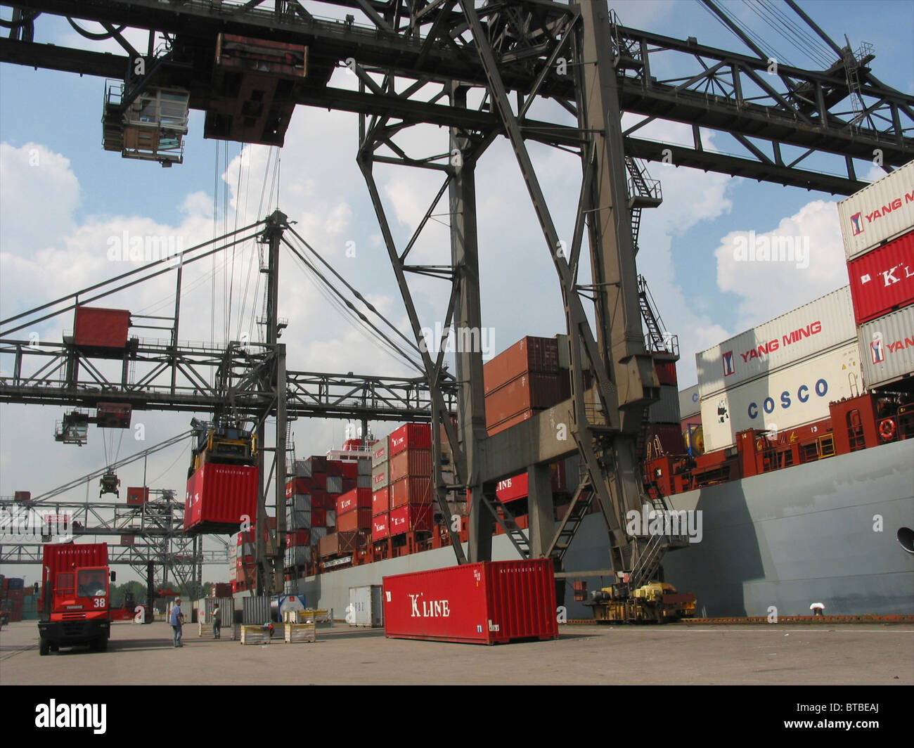 Container carrie hi-res stock photography and images - Alamy