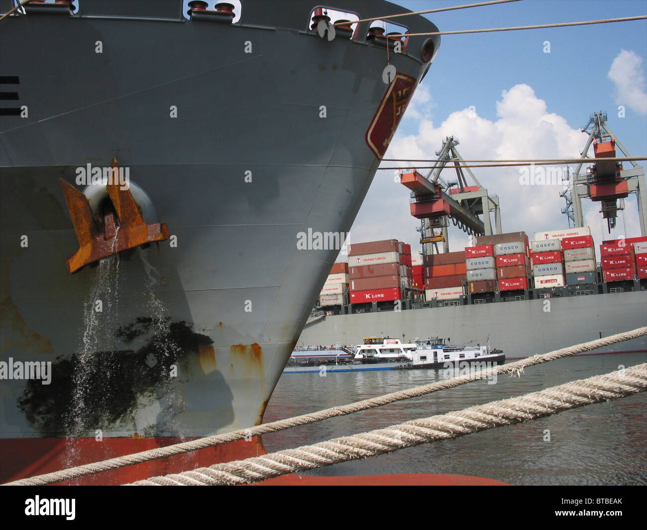 Transport container hi-res stock photography and images - Alamy