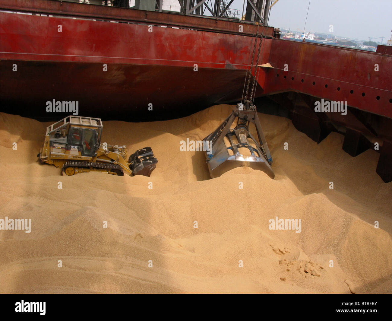 Food transport ship hi-res stock photography and images - Alamy