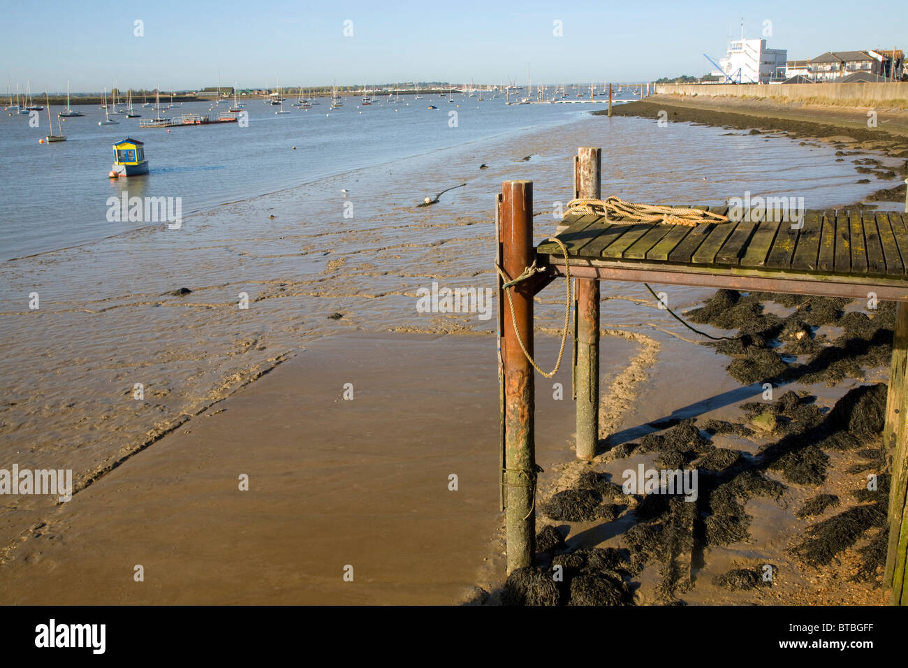 Low tide River Crouch Burnham on Crouch, Essex, England Stock Photo - Alamy