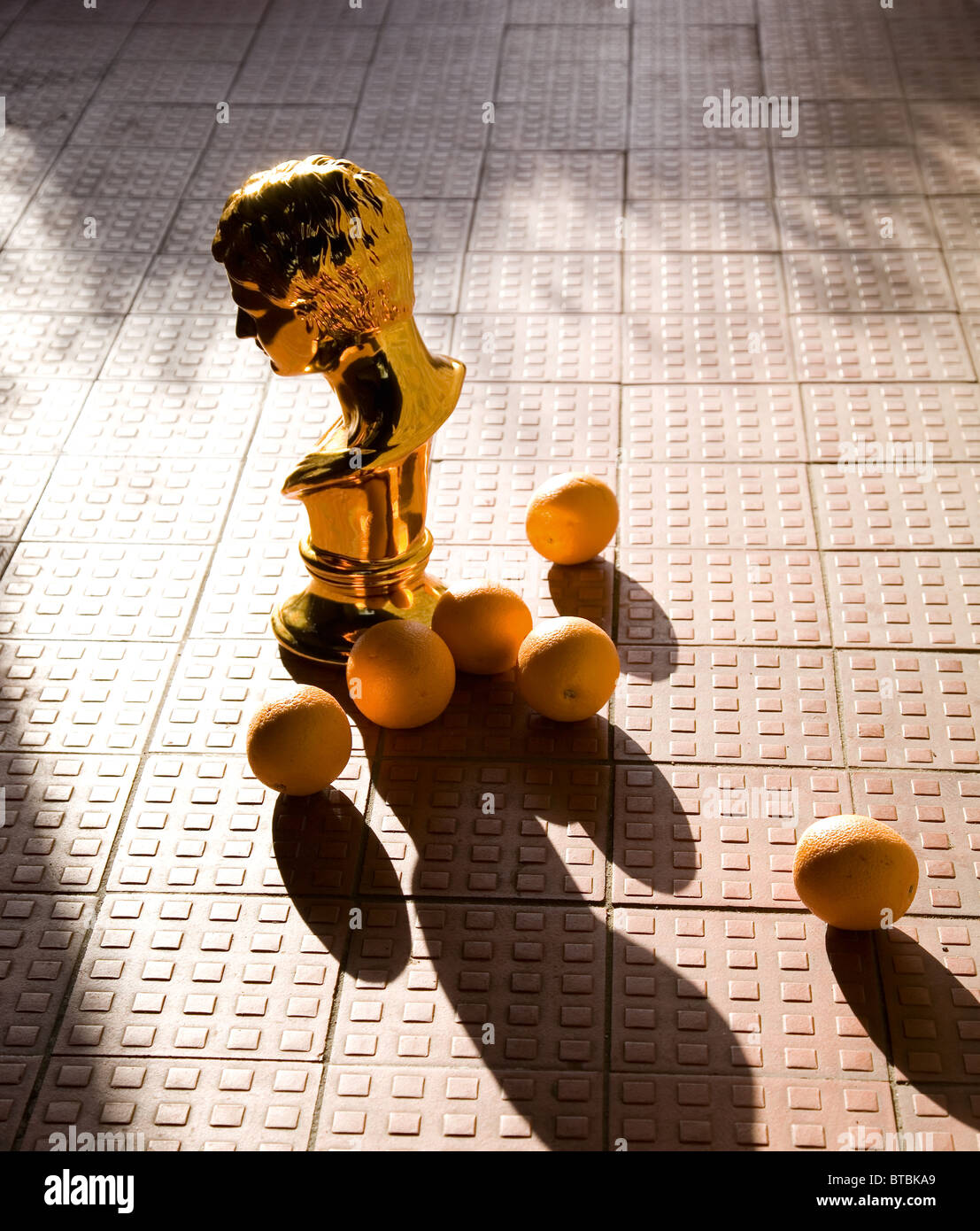 Golden head hi-res stock photography and images - Alamy