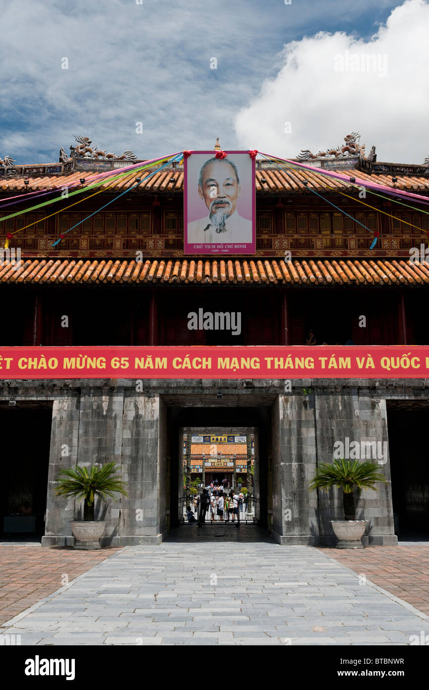 The Main or Noon Gate to the Imperial City of Hue, Vietnam Stock Photo ...