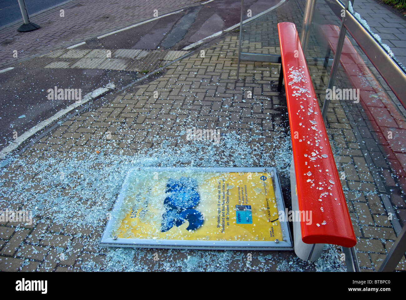Vandalised bus shelter hi-res stock photography and images - Alamy