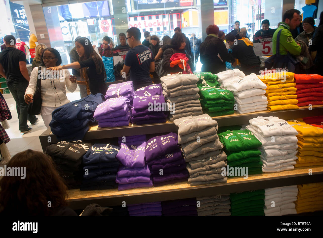 Shoppers and workers in the new Aeropostale clothing store in Times ...