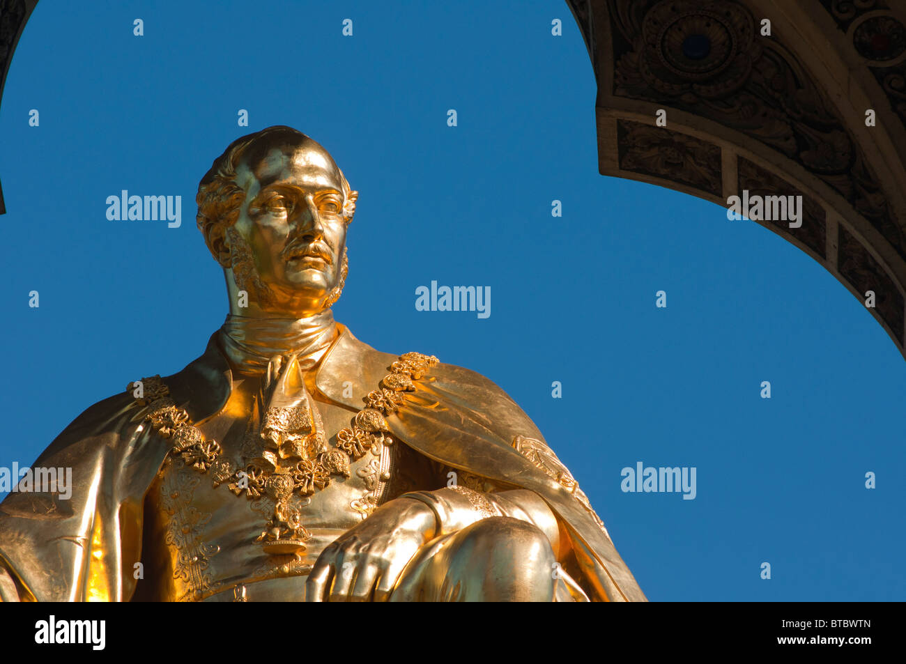 Golden statue of Prince Albert at the Albert Memorial, Hyde Park ...