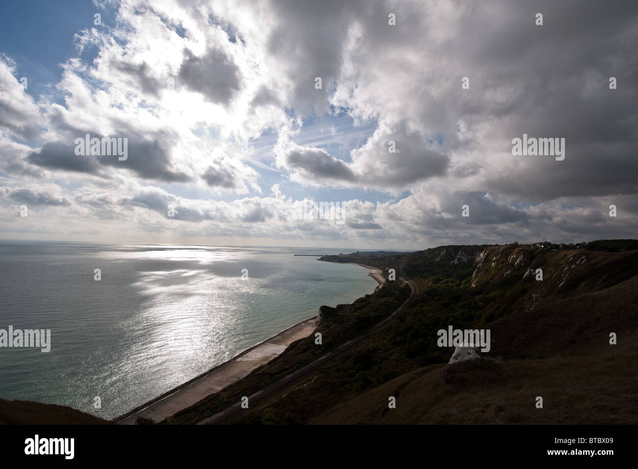 A view of the English Channel from the top of chalk cliffs near Dover ...