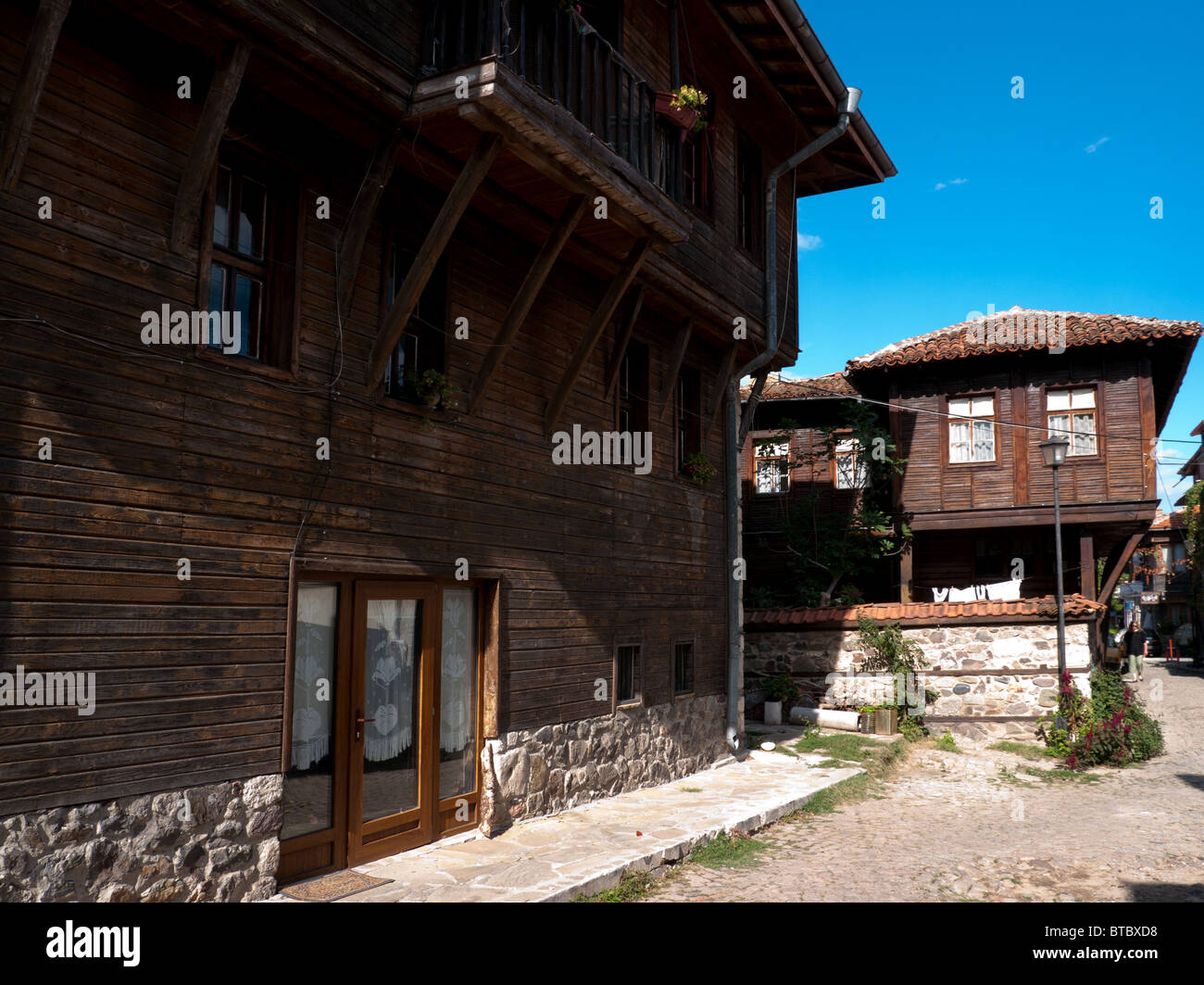 Typical bulgarian houses stone base hi-res stock photography and images ...