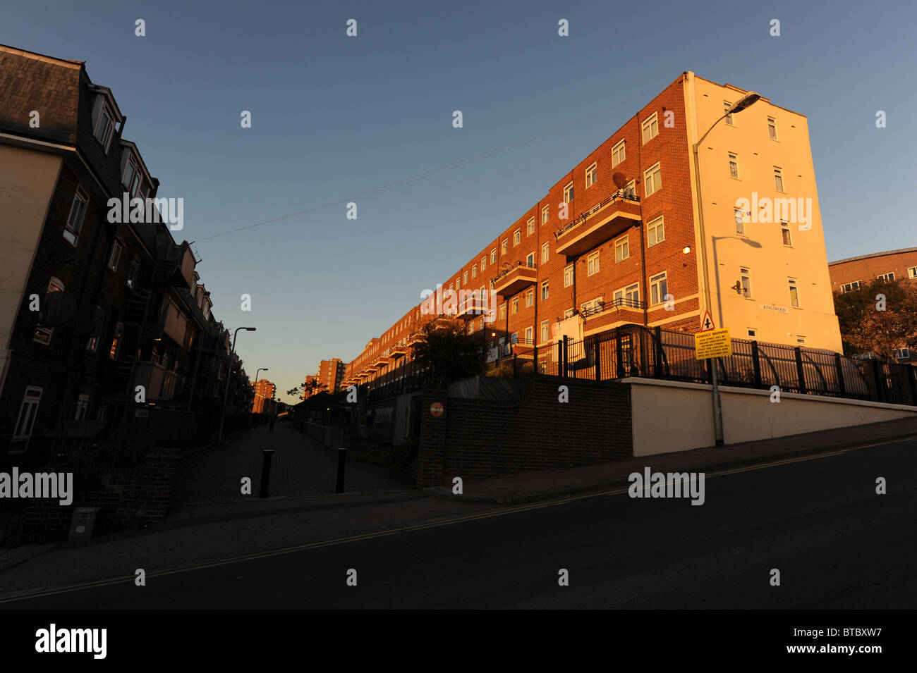Old housing tower blocks hi-res stock photography and images - Alamy