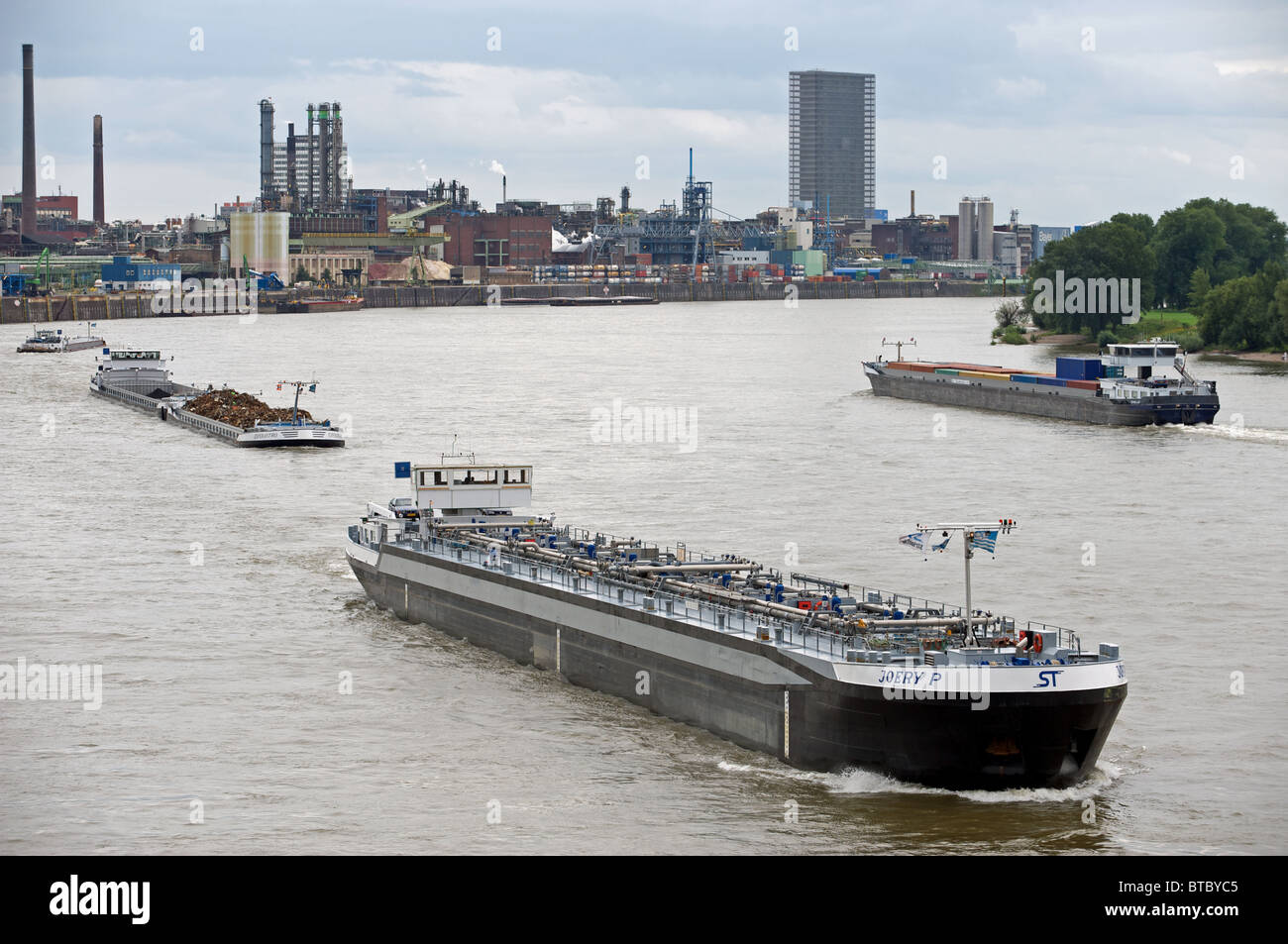 Barges on the rhine hi-res stock photography and images - Alamy