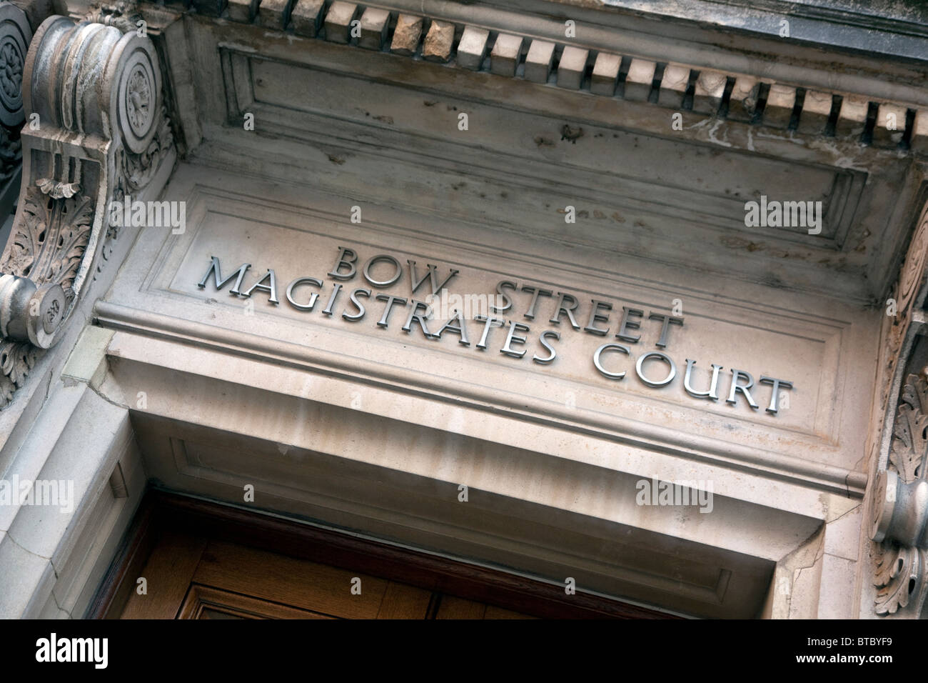 Bow street hi-res stock photography and images - Alamy