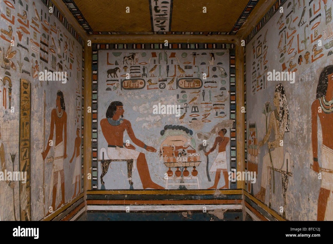 Egyptian wall paint hi-res stock photography and images - Alamy