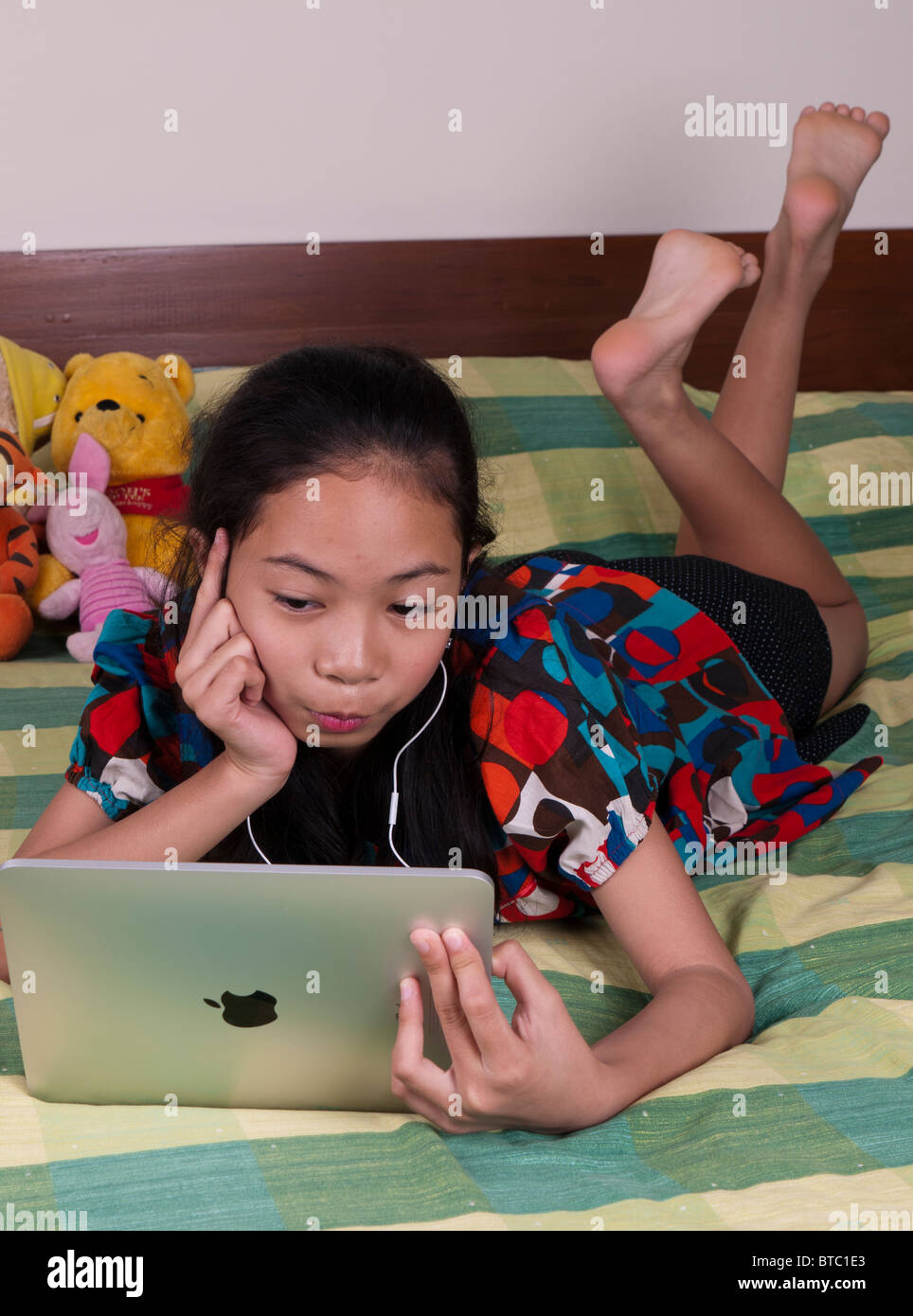 Thai student girl teenager hi-res stock photography and images - Alamy
