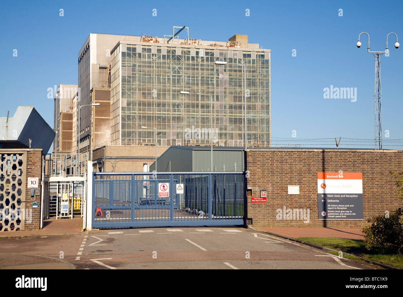 Bradwell nuclear power station decommissioned magnox power station hi ...