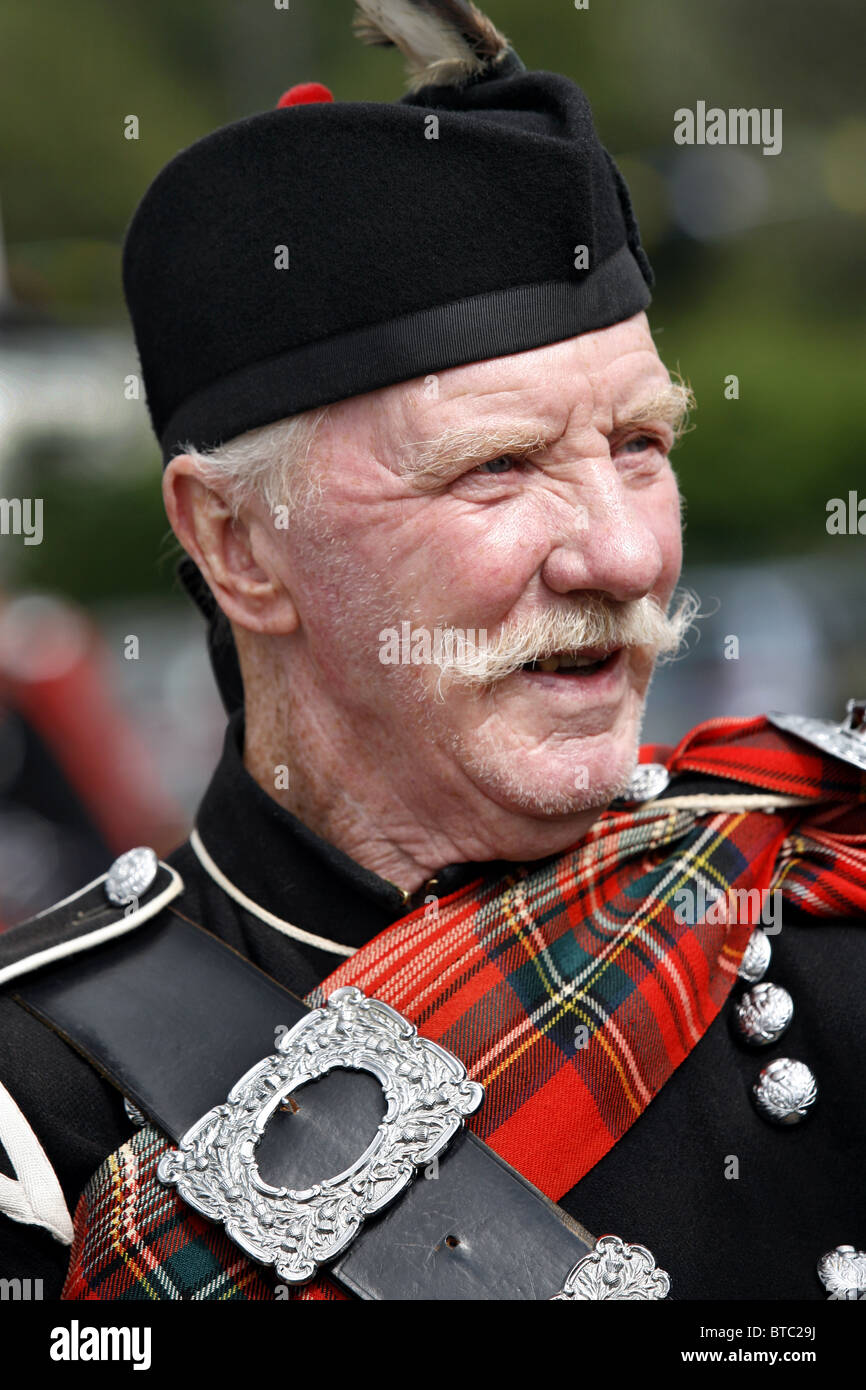 Scottish man kilt beard hi-res stock photography and images - Alamy