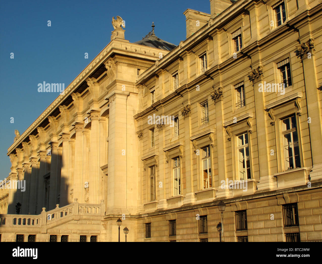First arrondissement architecture hi-res stock photography and images ...