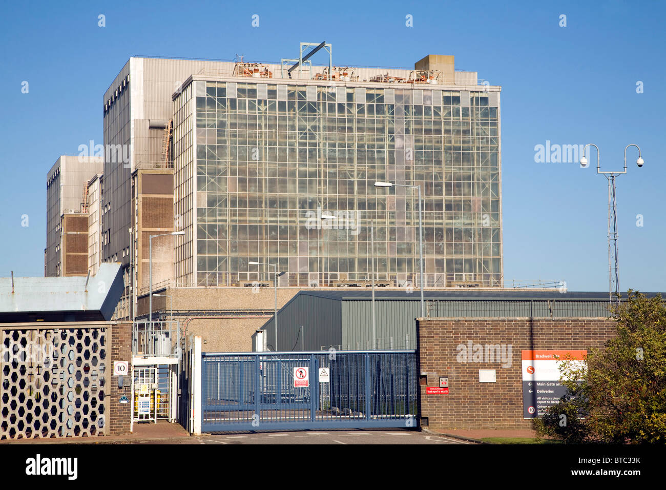 Bradwell nuclear power station decommissioned Magnox power station ...