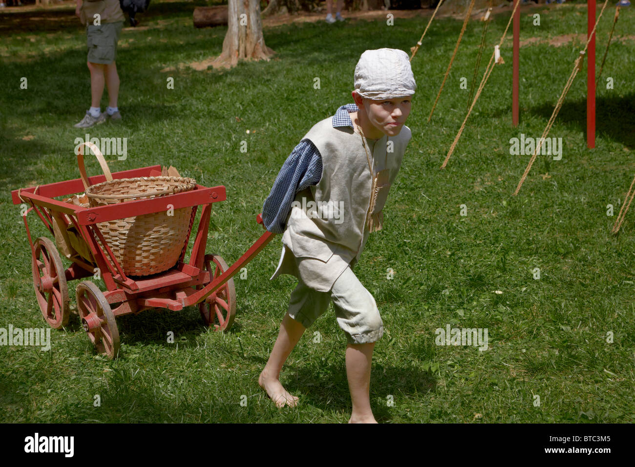 American colonial dress 18th century hi-res stock photography and ...