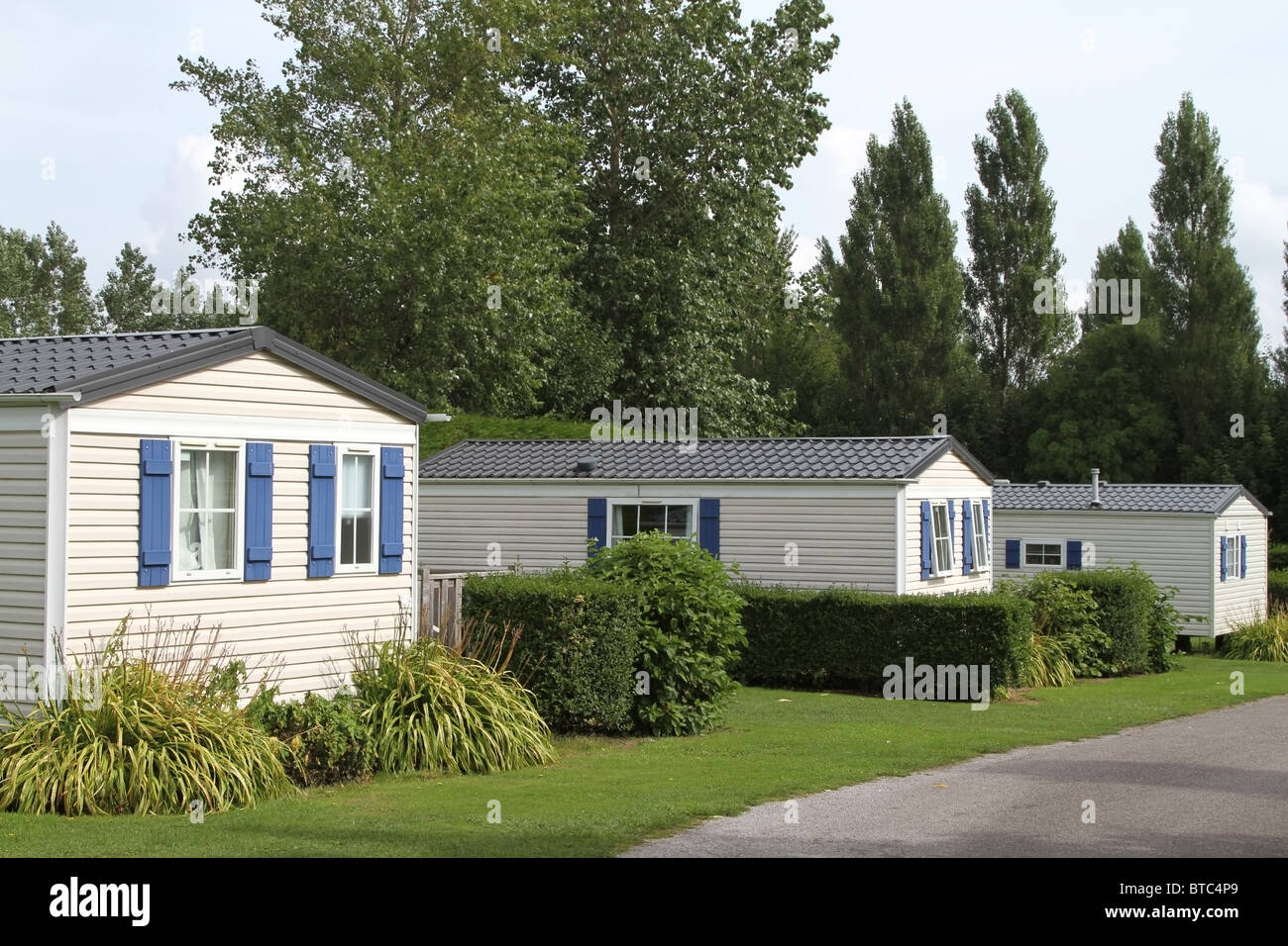 Caravan in wood hi-res stock photography and images - Alamy