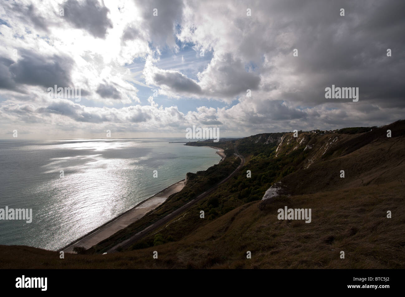 A view of the English Channel from the top of chalk cliffs near Dover ...