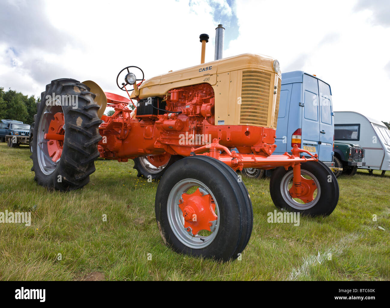 1955 case 400 diesel tractor hi-res stock photography and images - Alamy