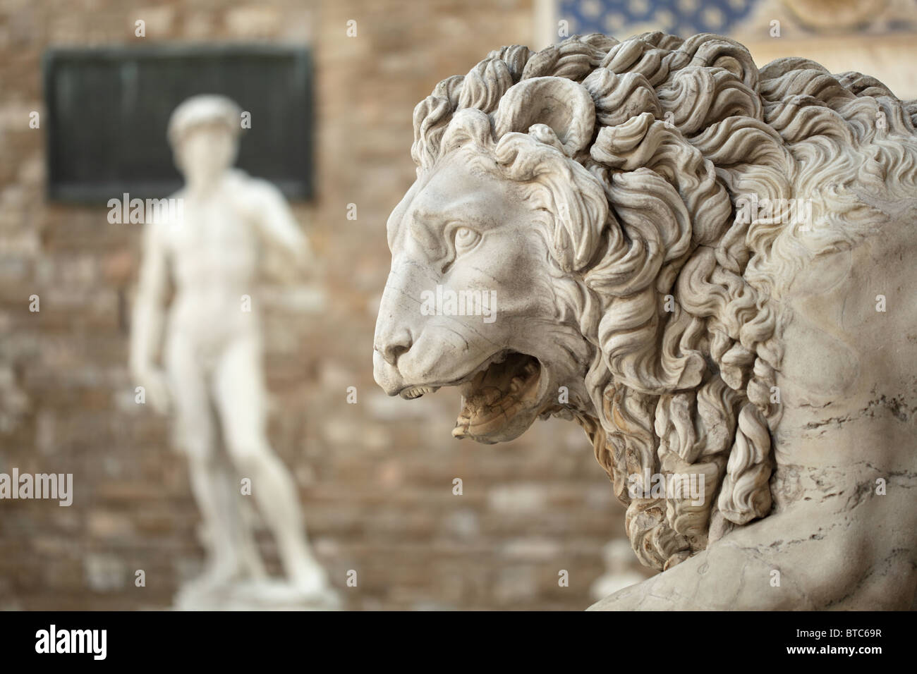 Roman lion statue hi-res stock photography and images - Alamy