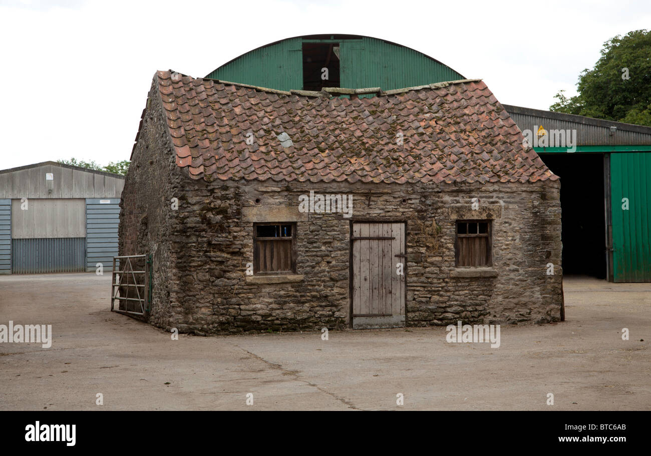 Modern farm buildings hi-res stock photography and images - Alamy