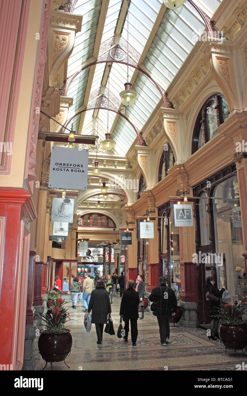 Upmarket shops hi-res stock photography and images - Alamy