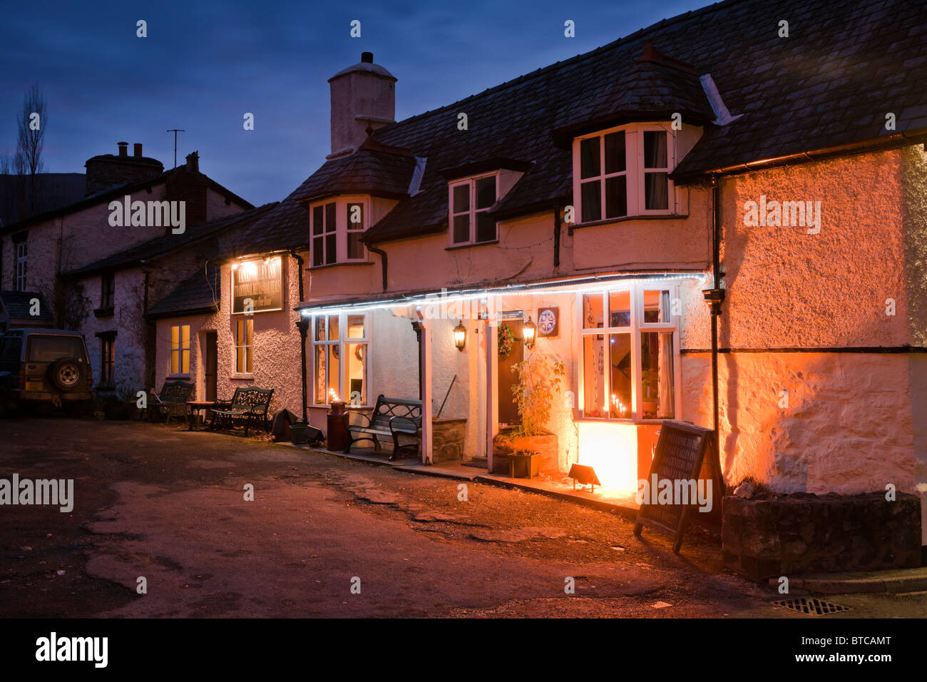 Pub in mountains hi-res stock photography and images - Alamy