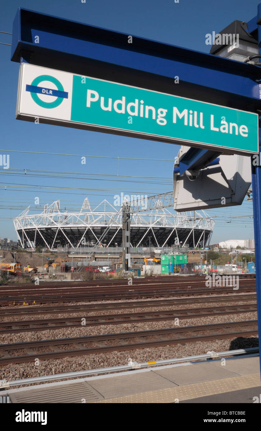 Dlr sign hi-res stock photography and images - Alamy