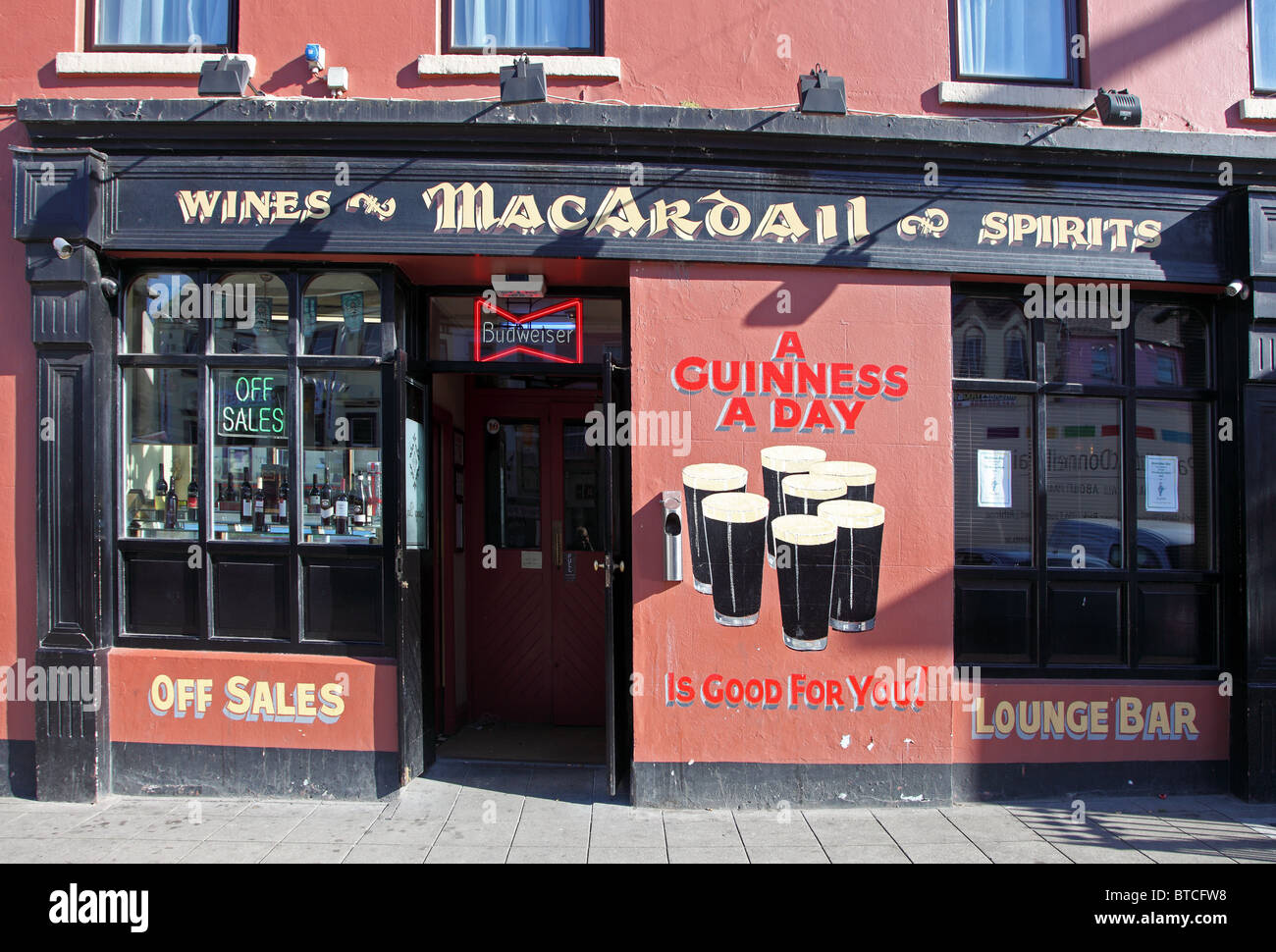 McArdles, traditional Irish pub, Carrickmacross, Co. Monaghan, Ireland ...