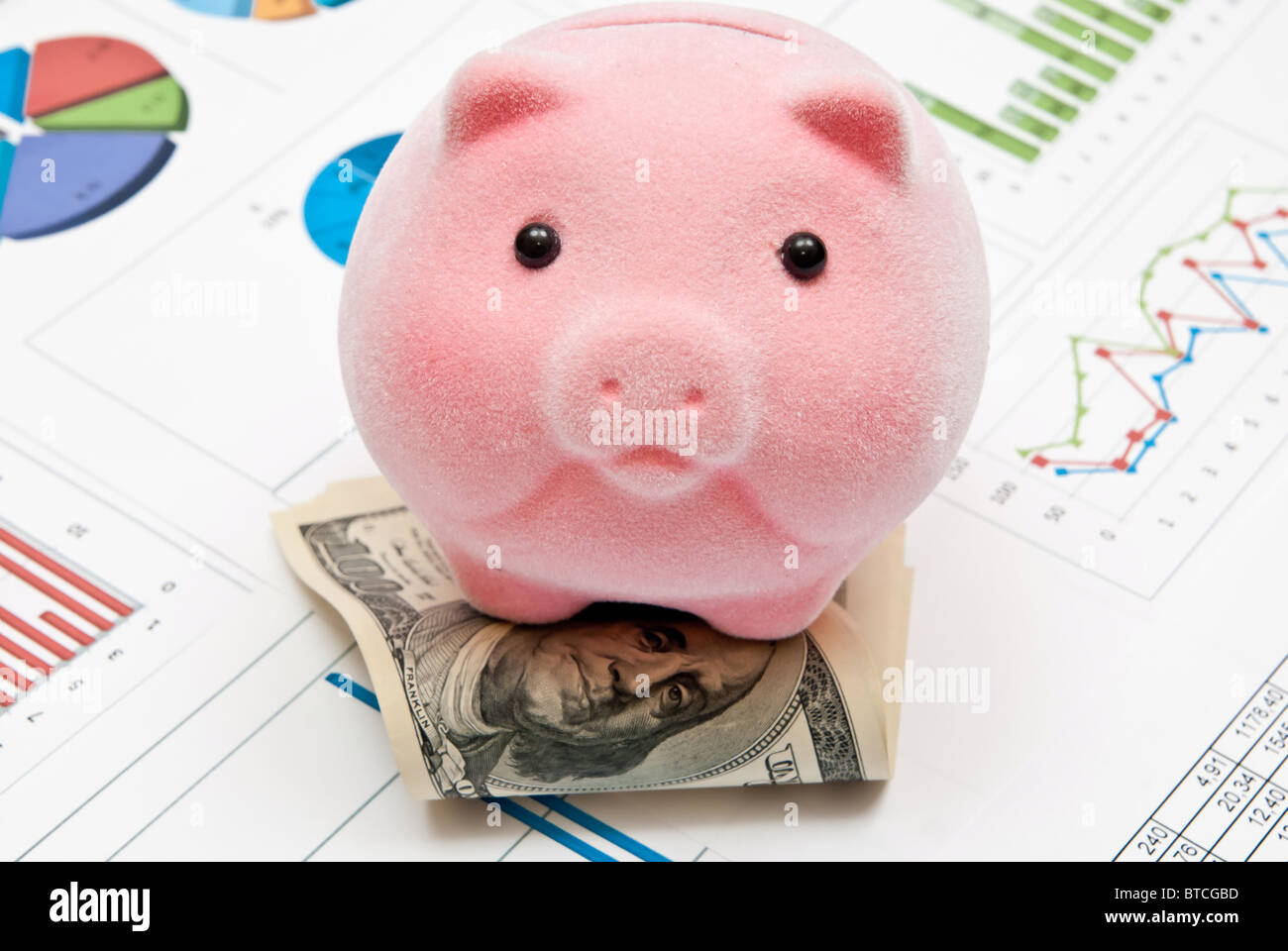 Line graph pink Cut Out Stock Images & Pictures - Alamy