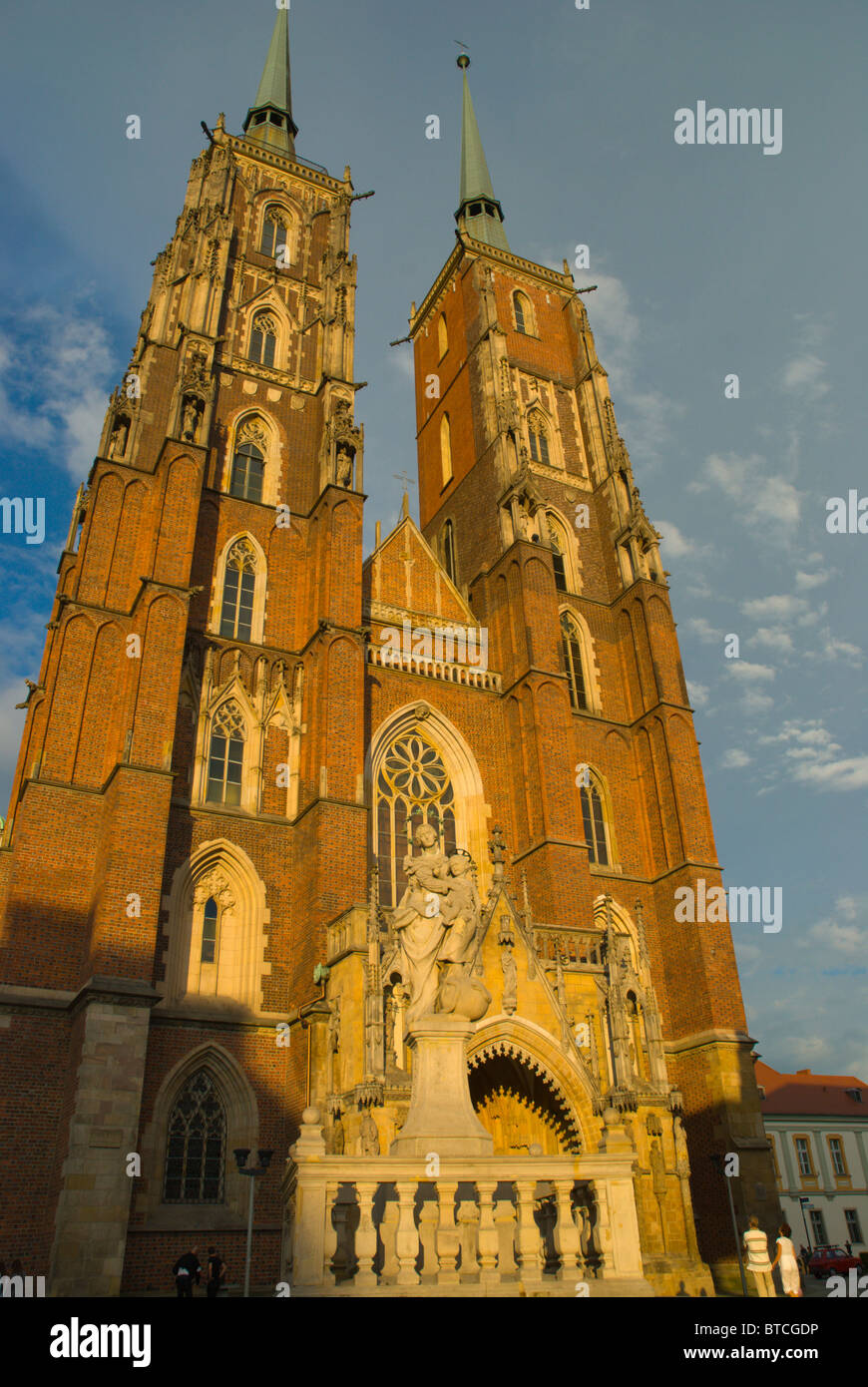 Cathedral square wroclaw hi-res stock photography and images - Alamy