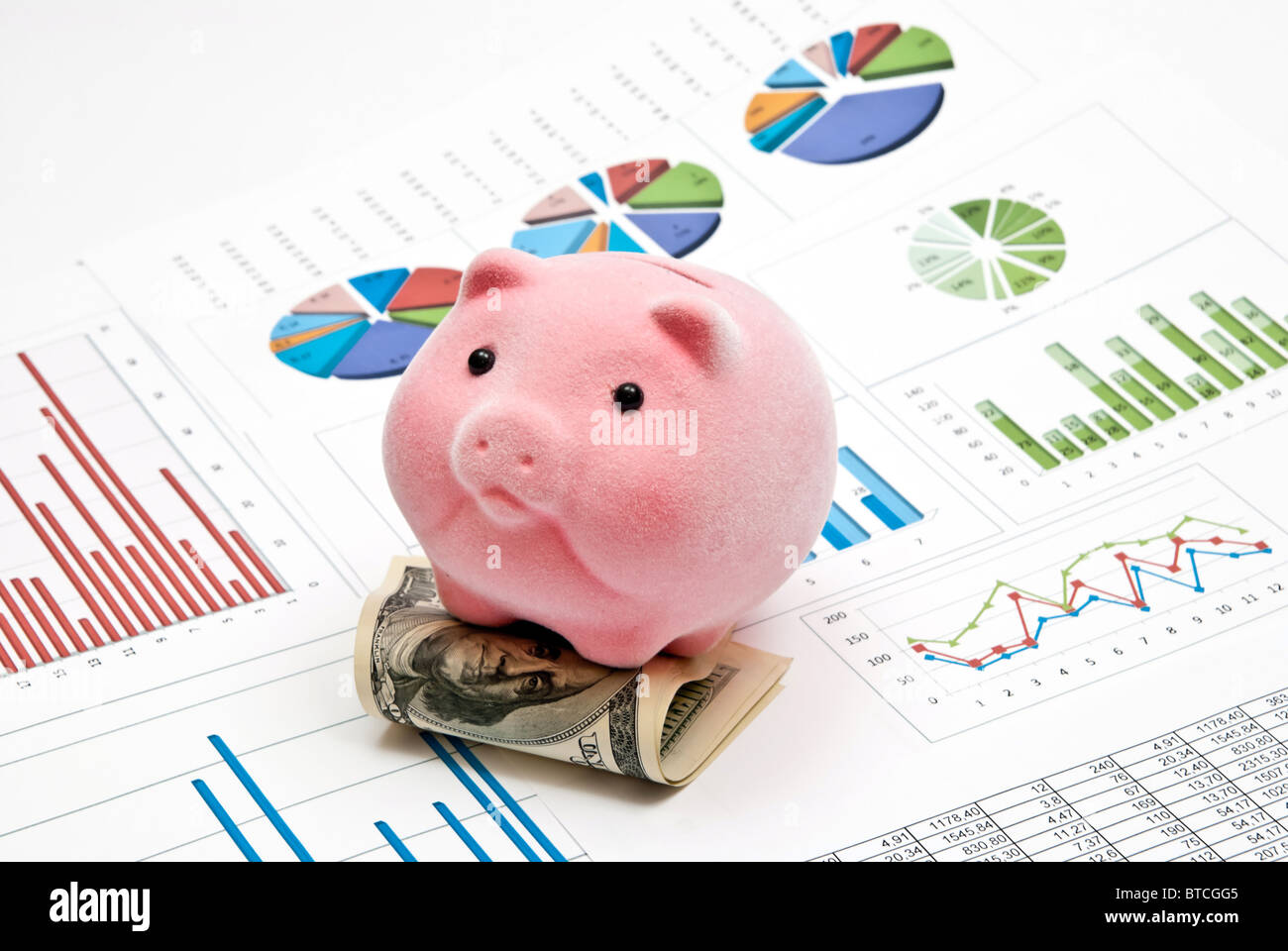 Line graph pink Cut Out Stock Images & Pictures - Alamy