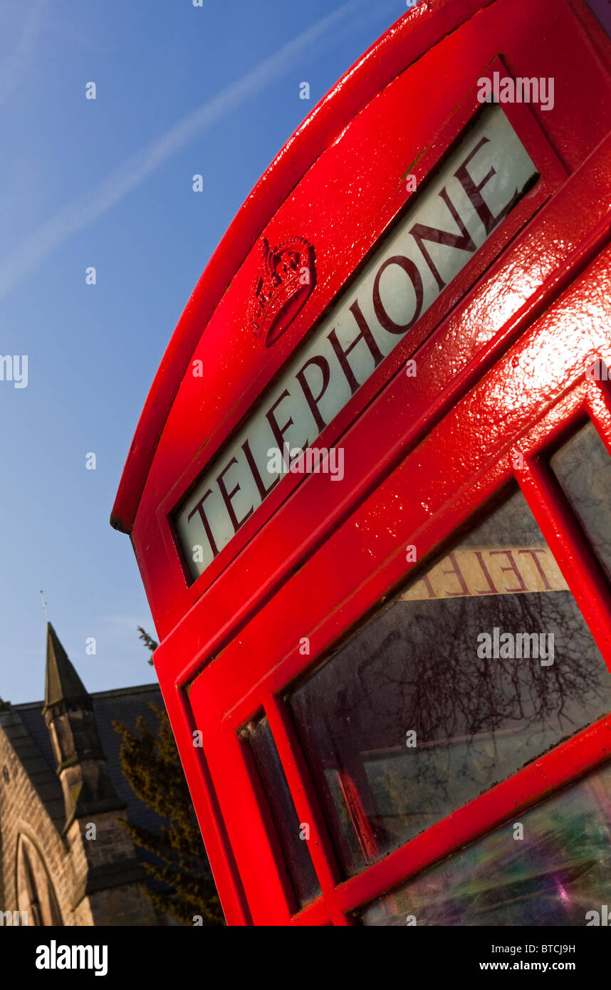 Red phone booth 20th hi-res stock photography and images - Alamy