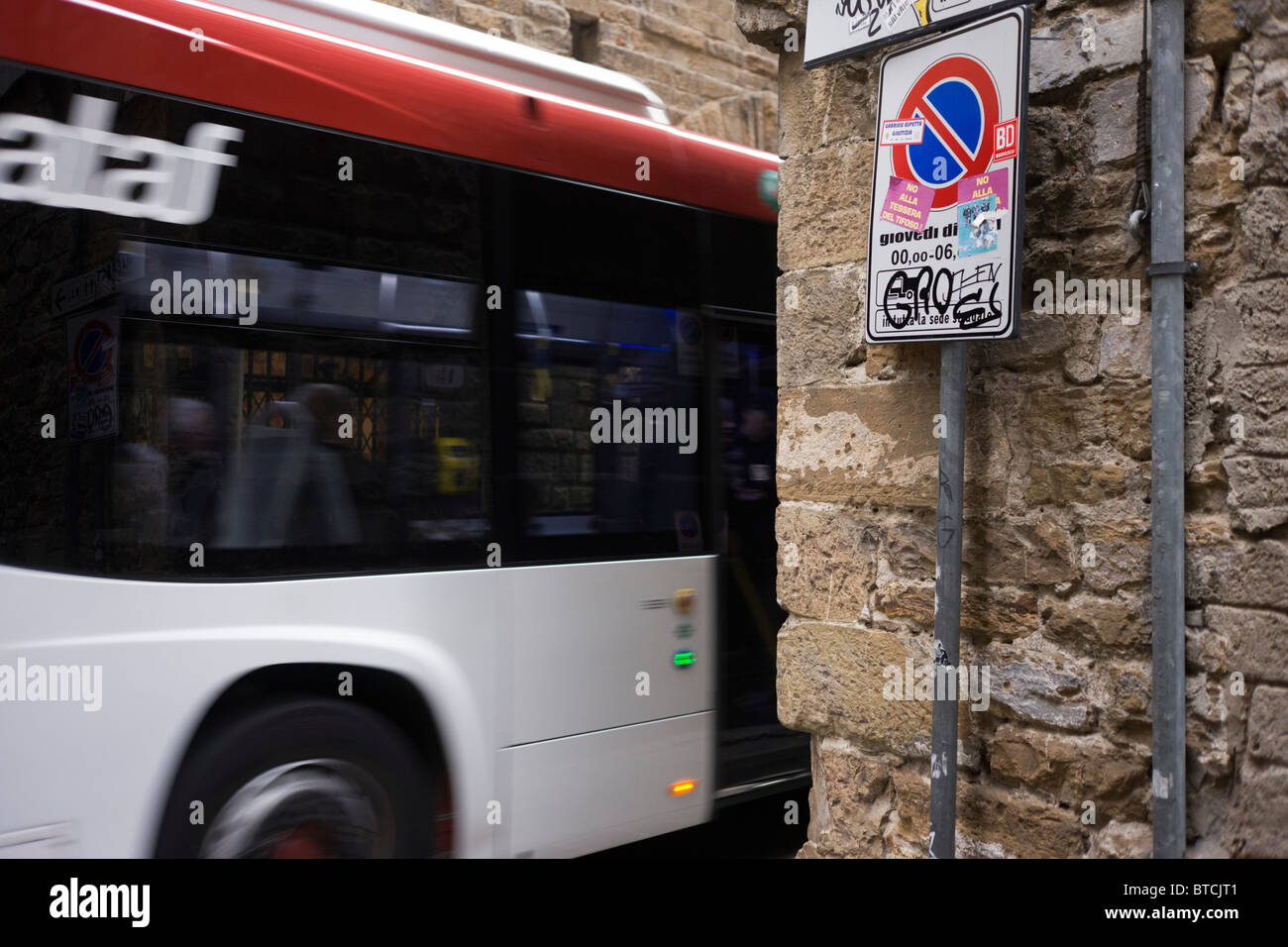 Florence bus hi-res stock photography and images - Alamy