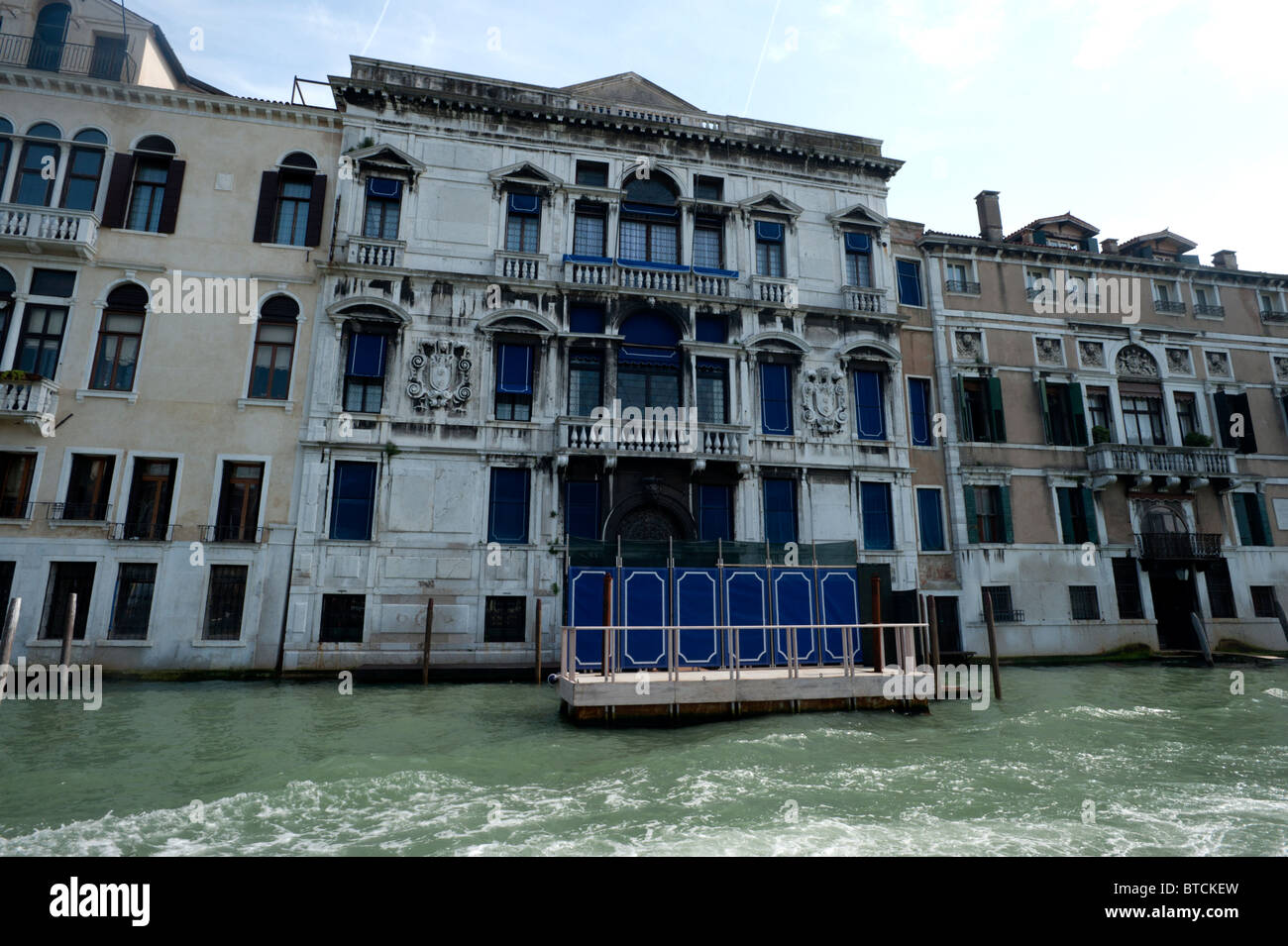 Venice canalside hi-res stock photography and images - Alamy