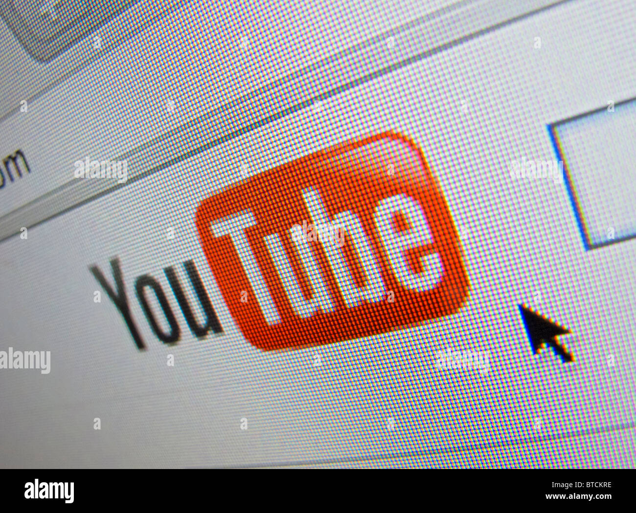 Youtube logo screen hi-res stock photography and images - Alamy