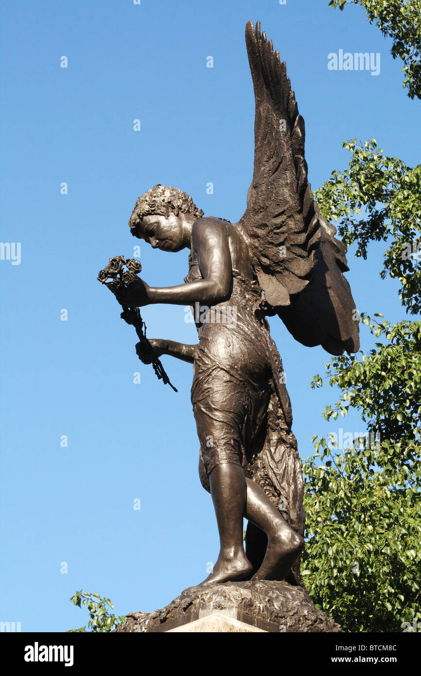 War memorial Leeds Yorkshire UK angel Stock Photo - Alamy