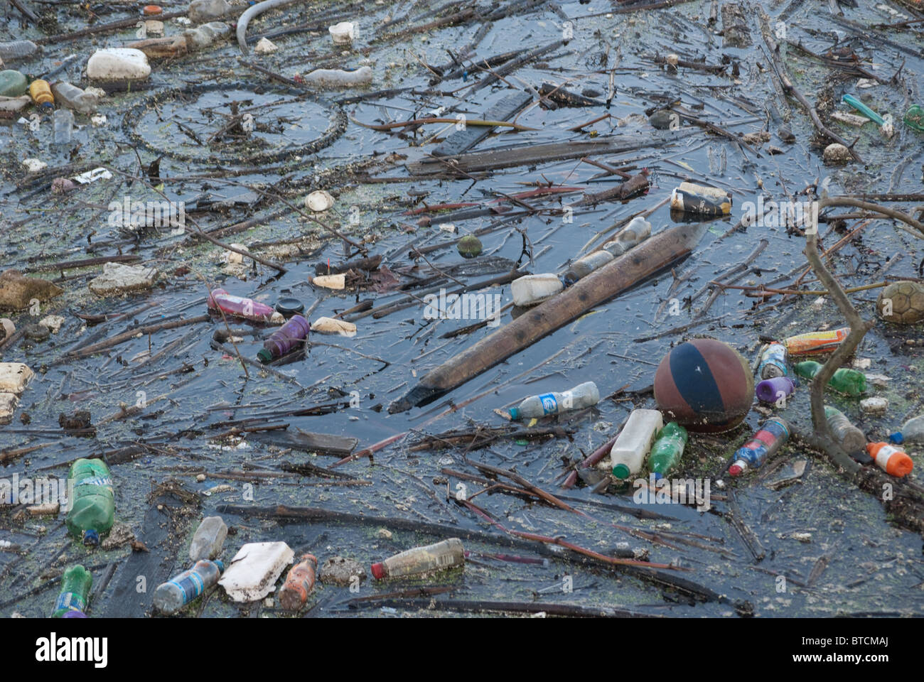 Flotsam and jetsam hi-res stock photography and images - Alamy