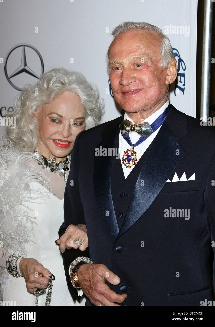Buzz aldrin and wife lois hi-res stock photography and images - Alamy