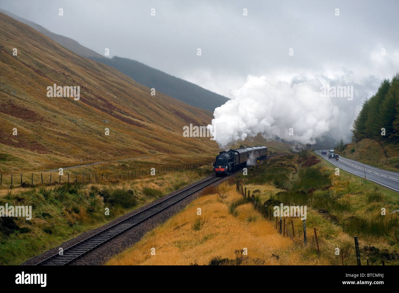 Steam Train Locomotive 44871, the 'Black 5' built in 1948 and one of ...