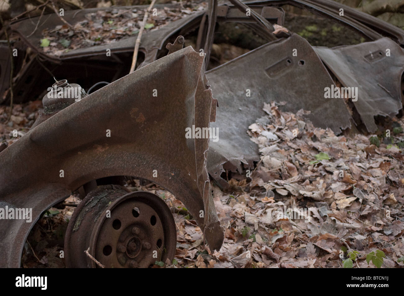 Burnt wreckage hi-res stock photography and images - Alamy