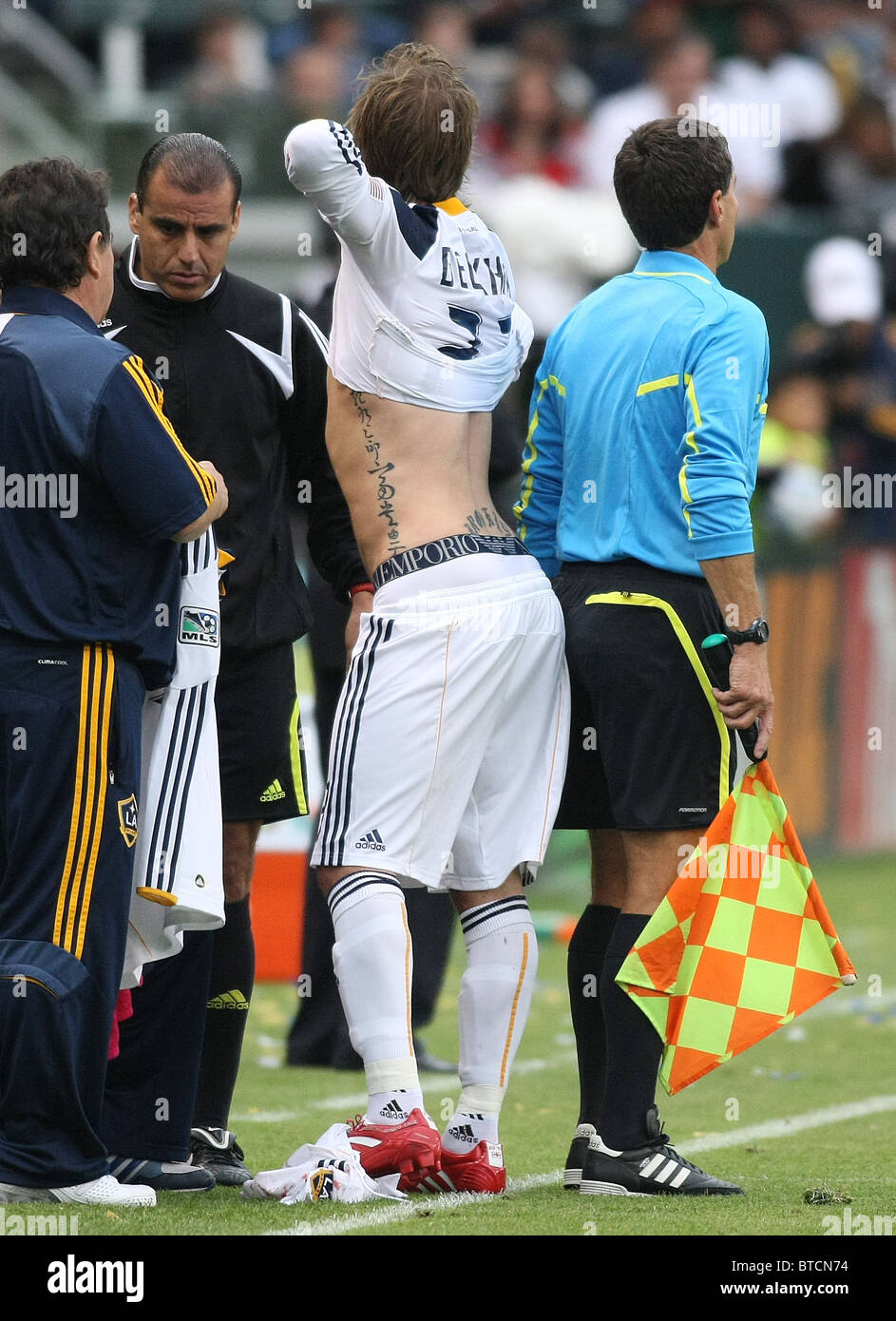DAVID BECKHAM STRIPS LA GALAXY V FC DALLAS CARSON LOS ANGELES ...