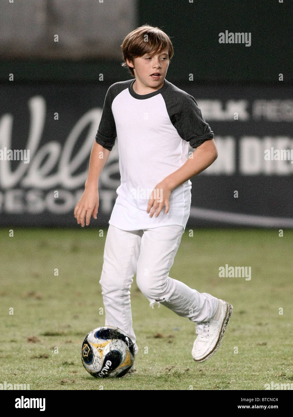 BROOKLYN BECKHAM LA GALAXY V FC DALLAS CARSON LOS ANGELES CALIFORNIA ...
