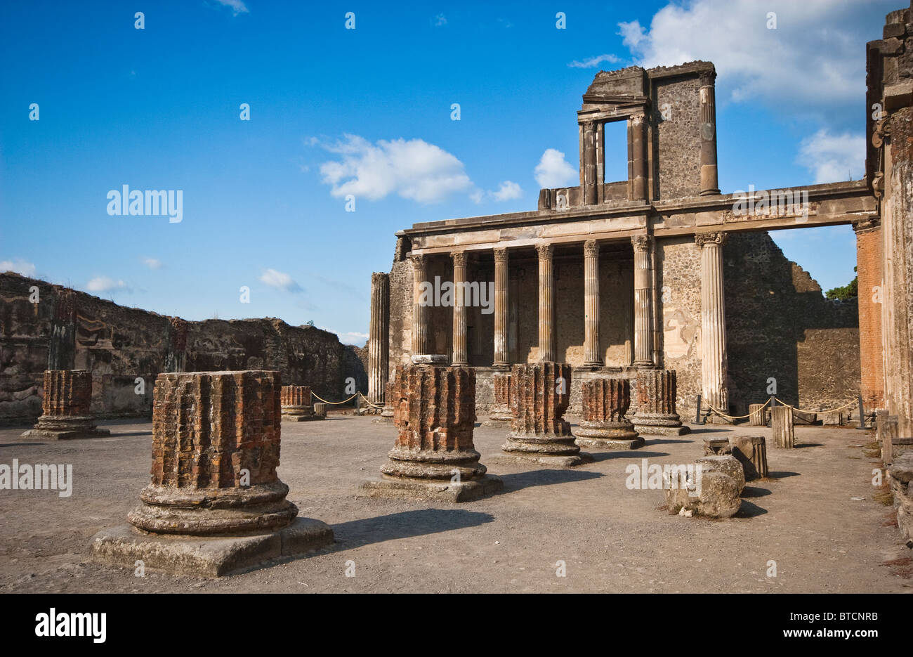 Pompei basilica hi-res stock photography and images - Alamy