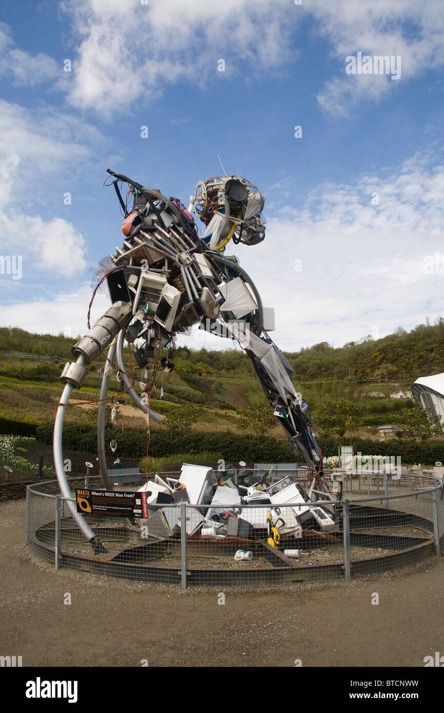 Sculpture trash hi-res stock photography and images - Alamy