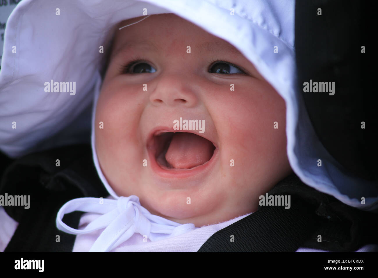 Smiling newborn no teeth hi-res stock photography and images - Alamy